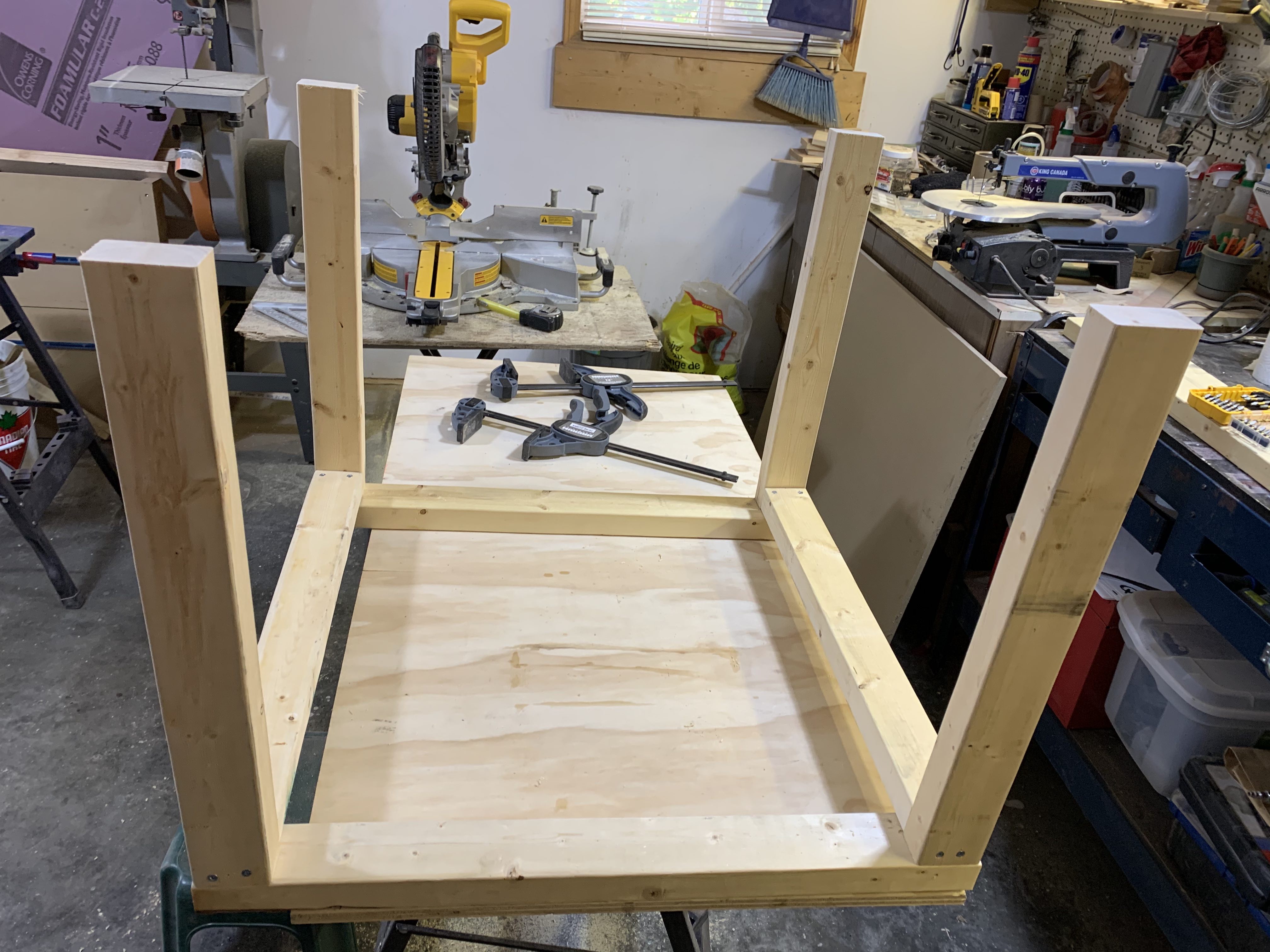 Simple Moveable Tool Stands – JK Building The Dream